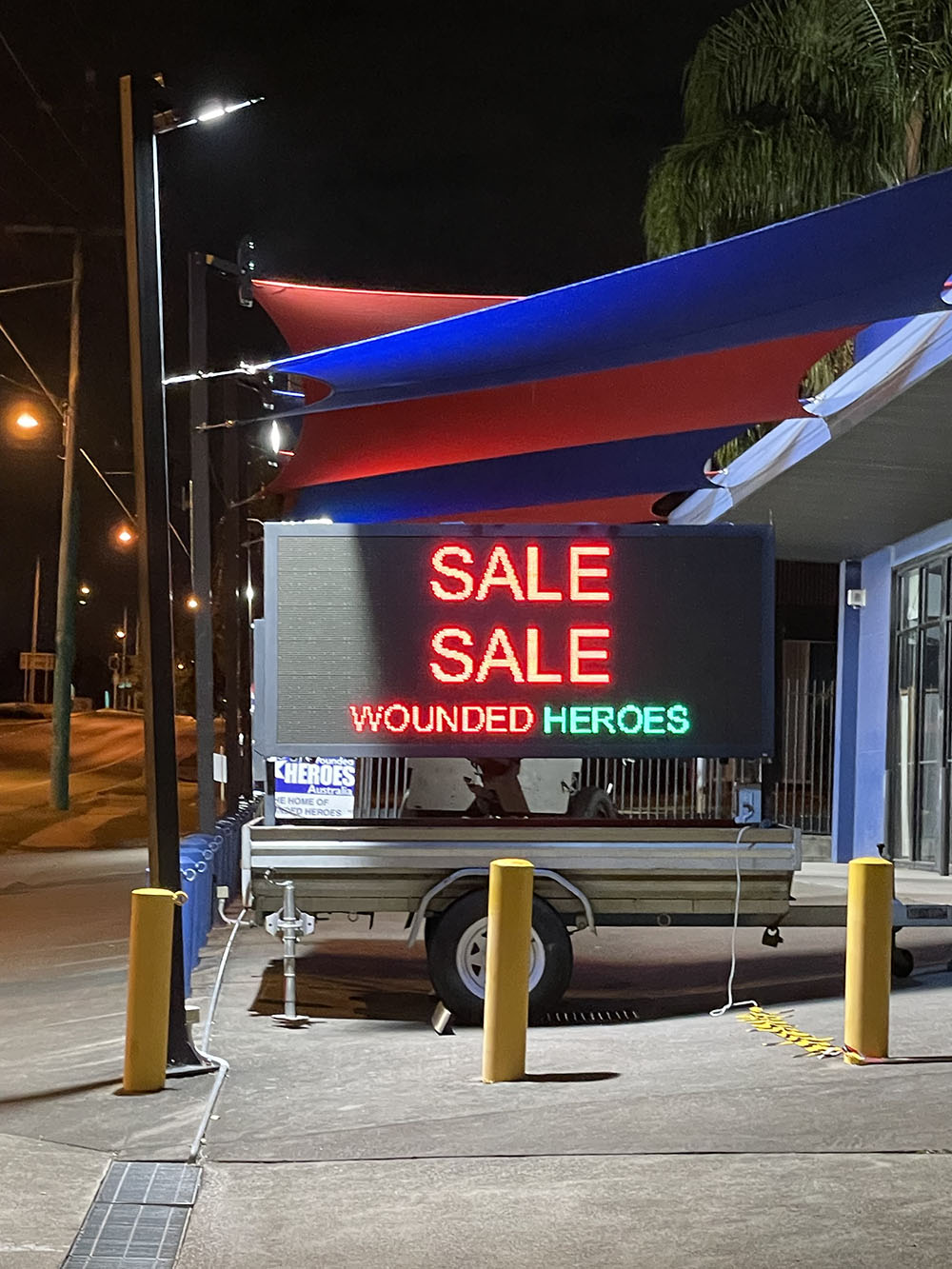 Multi Colour LED Variable Message Sign Hire Service. Freeway Sign Hire ...